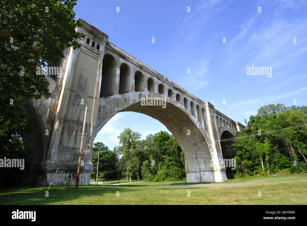 Conrail railroad bridge hi-res stock photography and images - Alamy