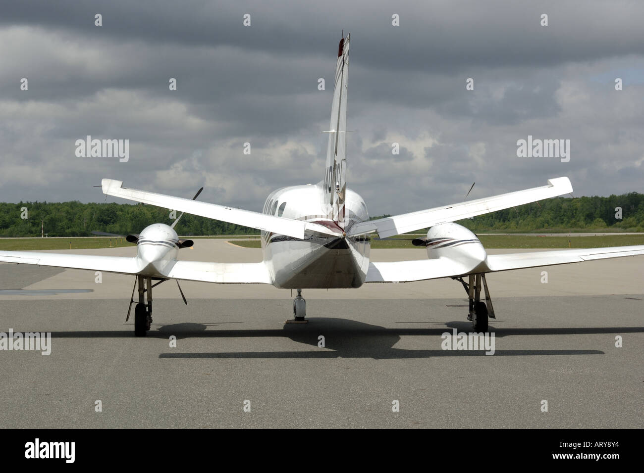 Cessna 425 Golden Eagle twin turbo-prop civil aircraft Stock Photo - Alamy