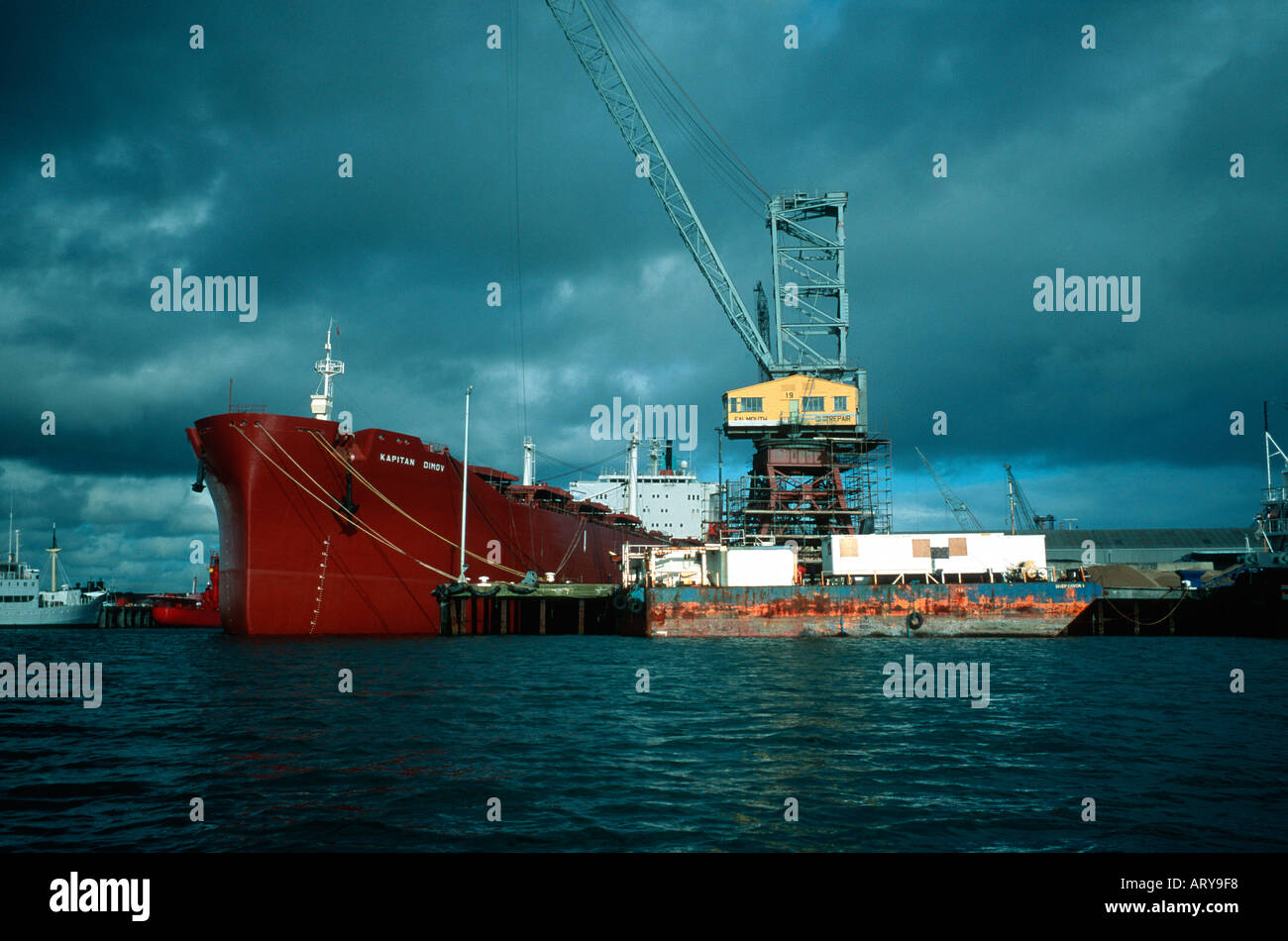 Tanker ship storm hi-res stock photography and images - Alamy