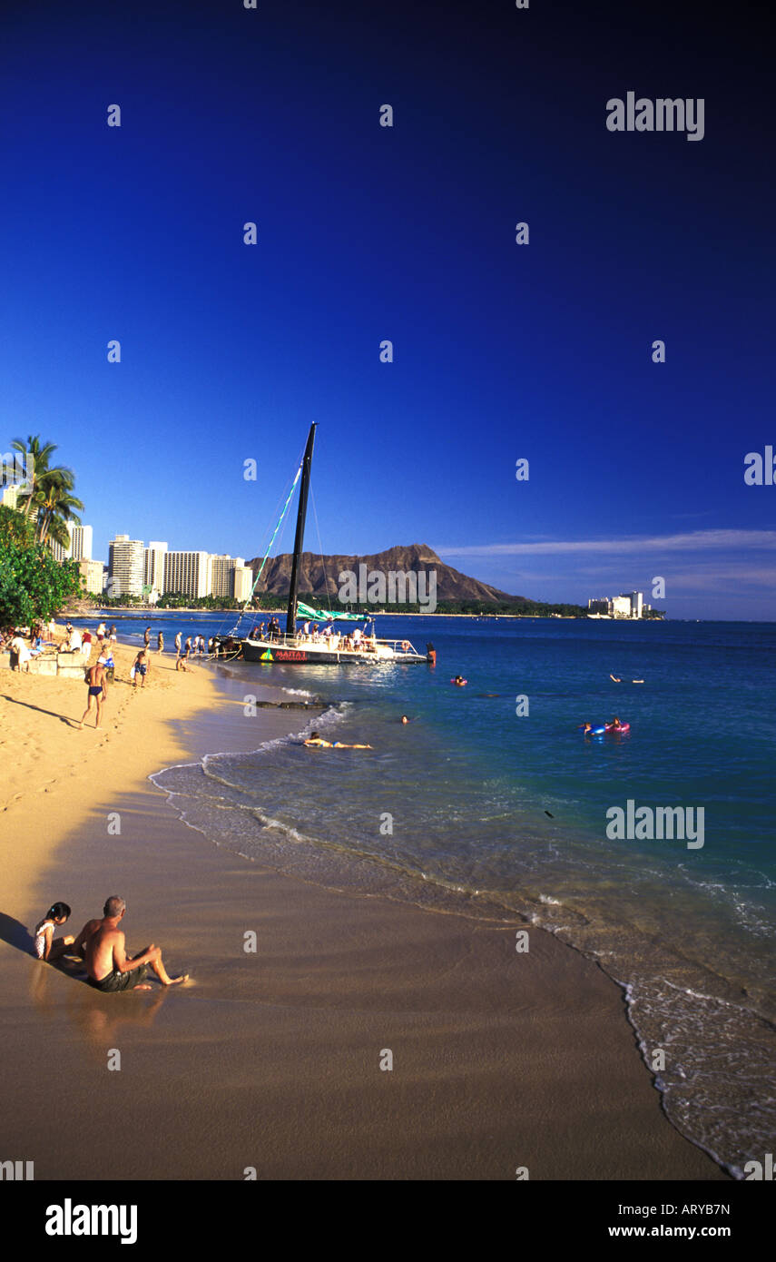 Scenic Diamond Head Crater and Beautiful Waikiki Beach Stock Photo - Alamy