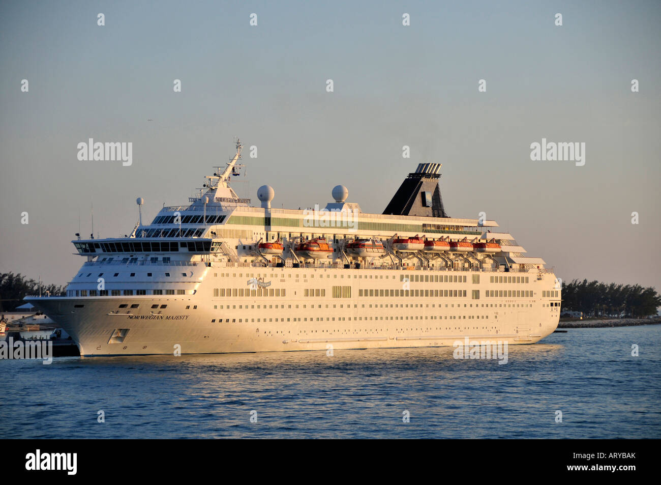Key west florida cruise ships hi-res stock photography and images - Alamy