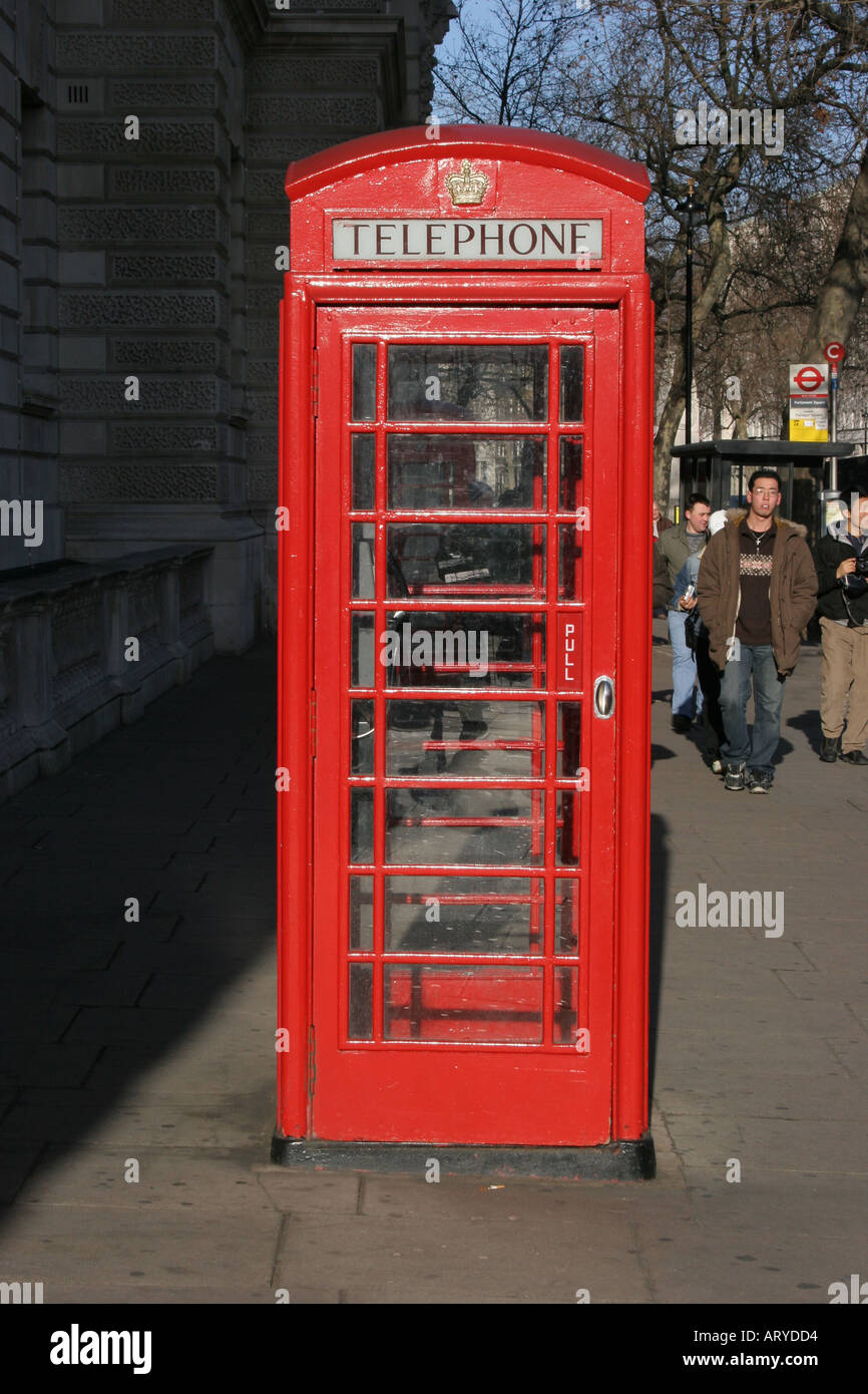 Traditional red English Telephone box, Westminster, London, England ...