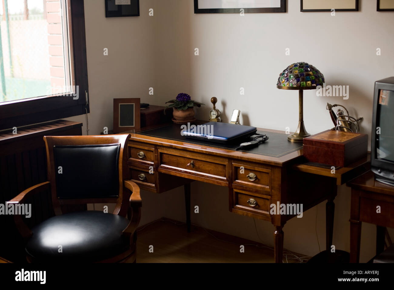 Old study room hi-res stock photography and images - Alamy