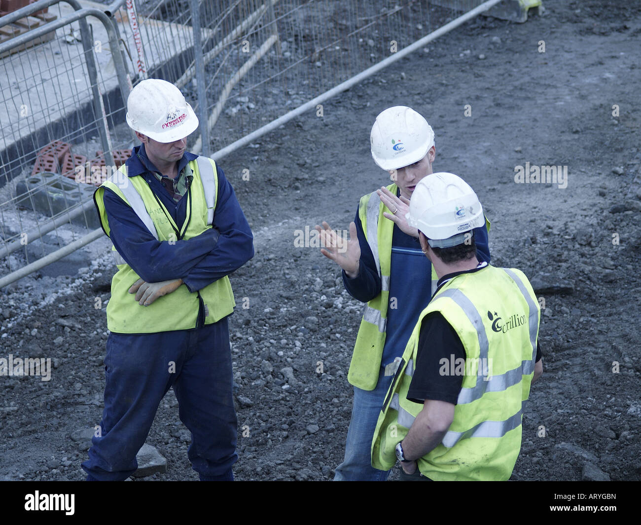 Three workmen hi-res stock photography and images - Alamy