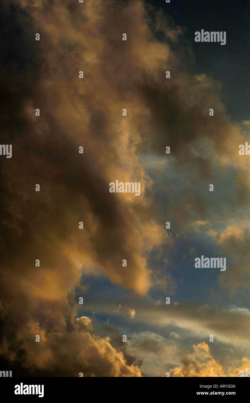 Awsome clouds hi-res stock photography and images - Alamy