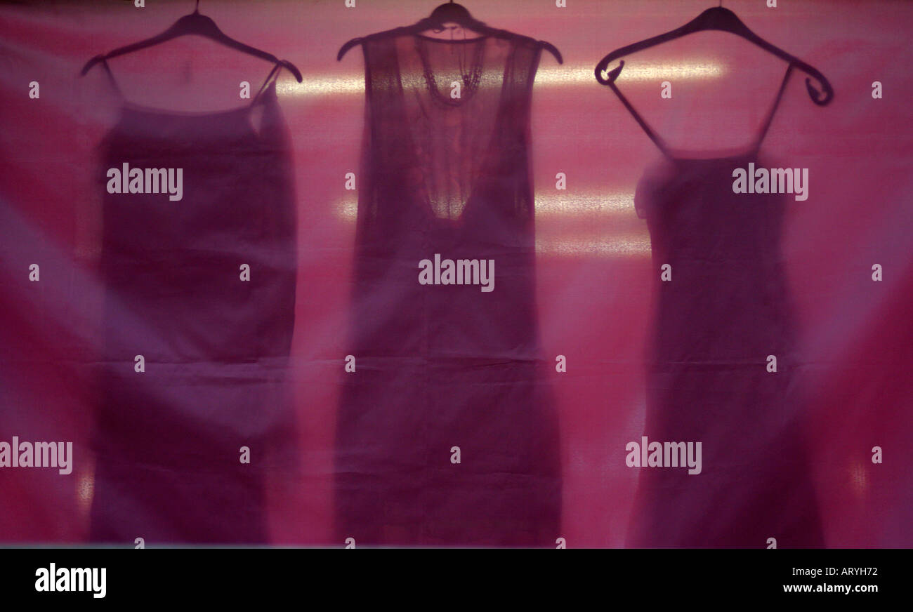 London revealing dress hi-res stock photography and images - Alamy