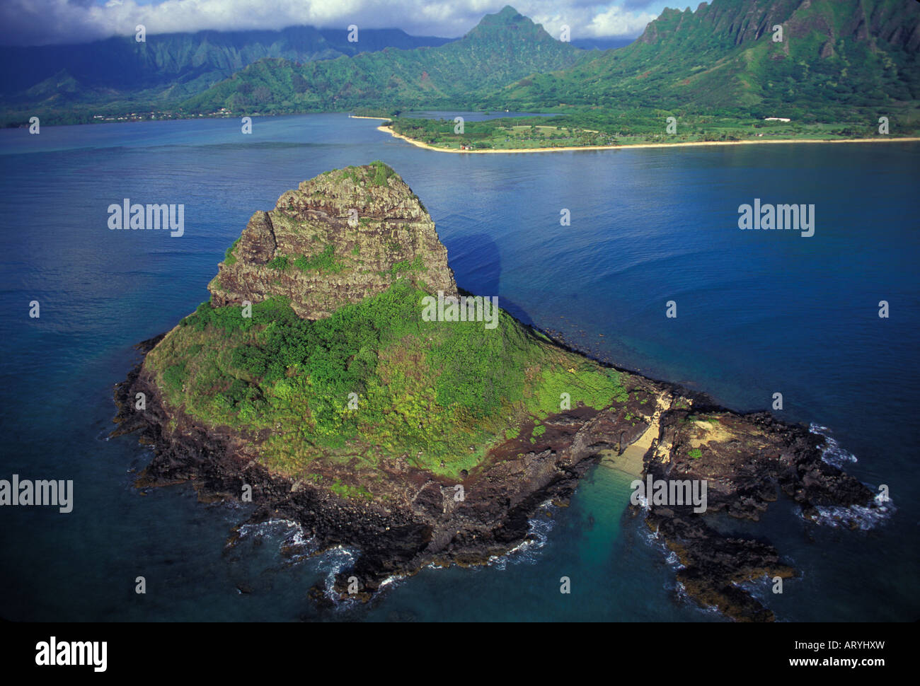 Aerial view of Chinamanís Hat (Mokolii Island), with Kualoa Beach Park ...