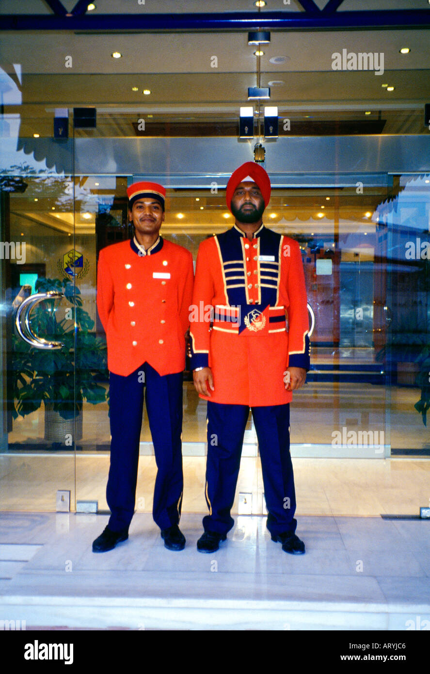Doormen hi-res stock photography and images - Alamy