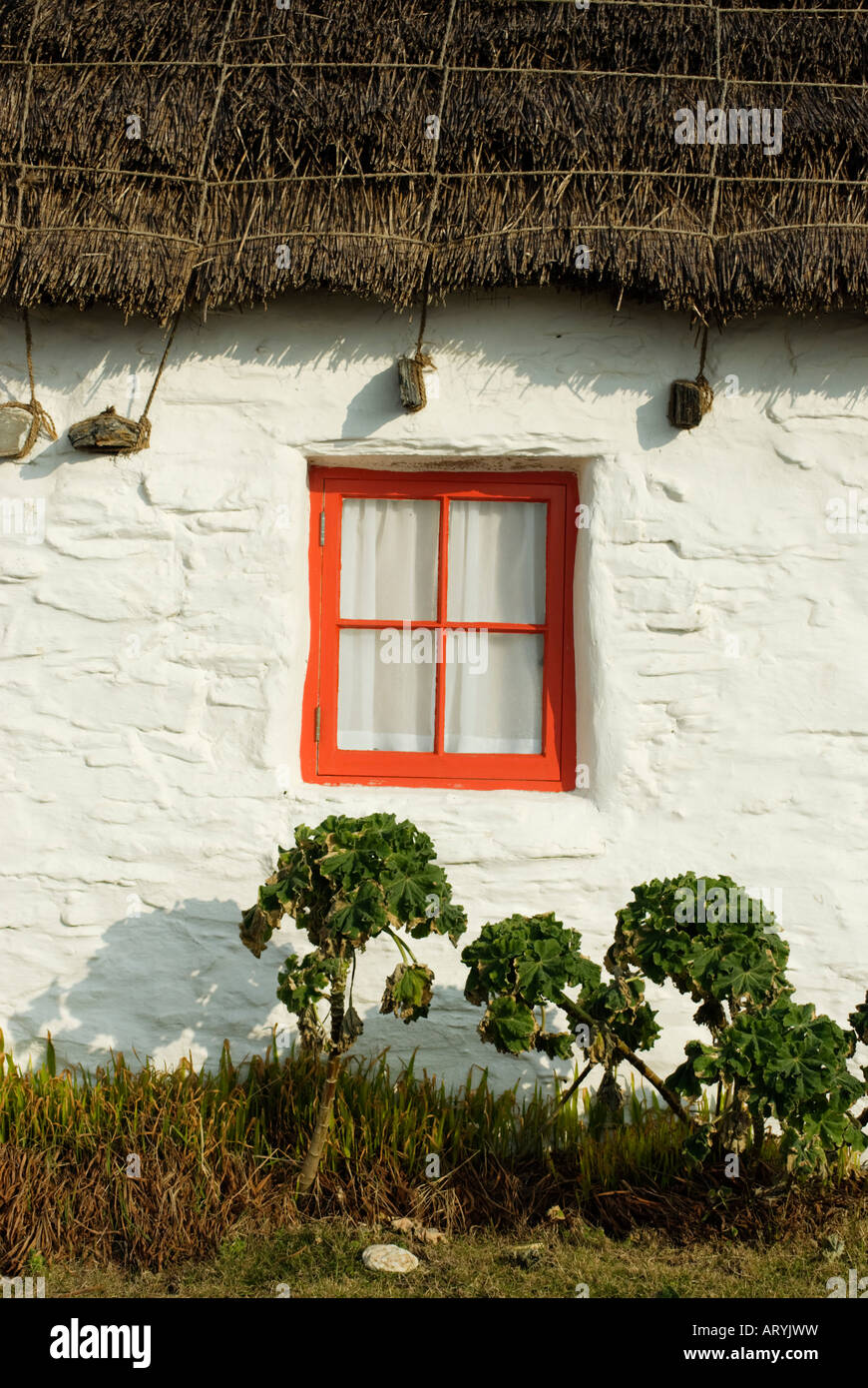 Traditional fishermans cottage hi-res stock photography and images - Alamy