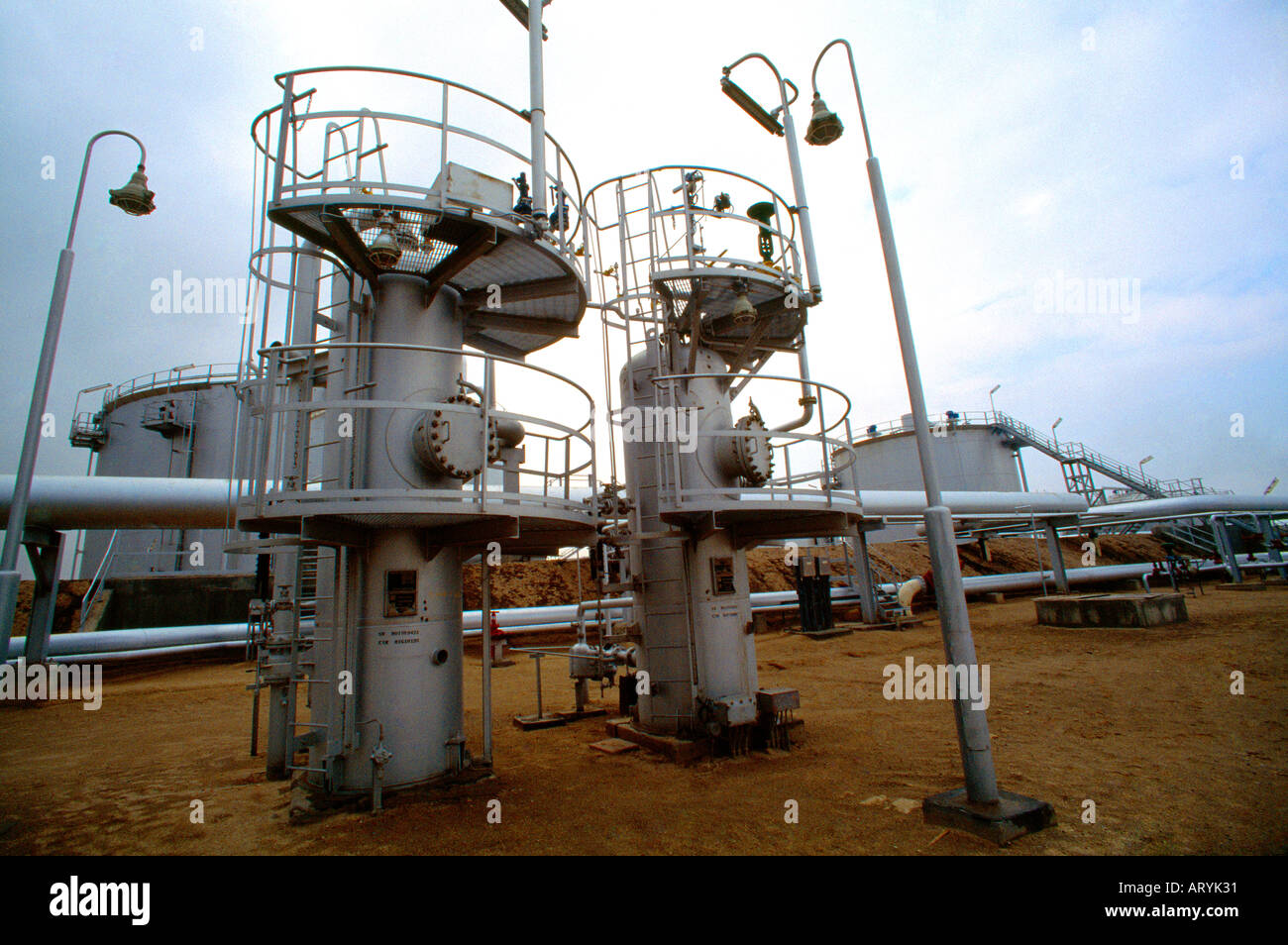 Burgan oil field kuwait oil hi-res stock photography and images - Alamy