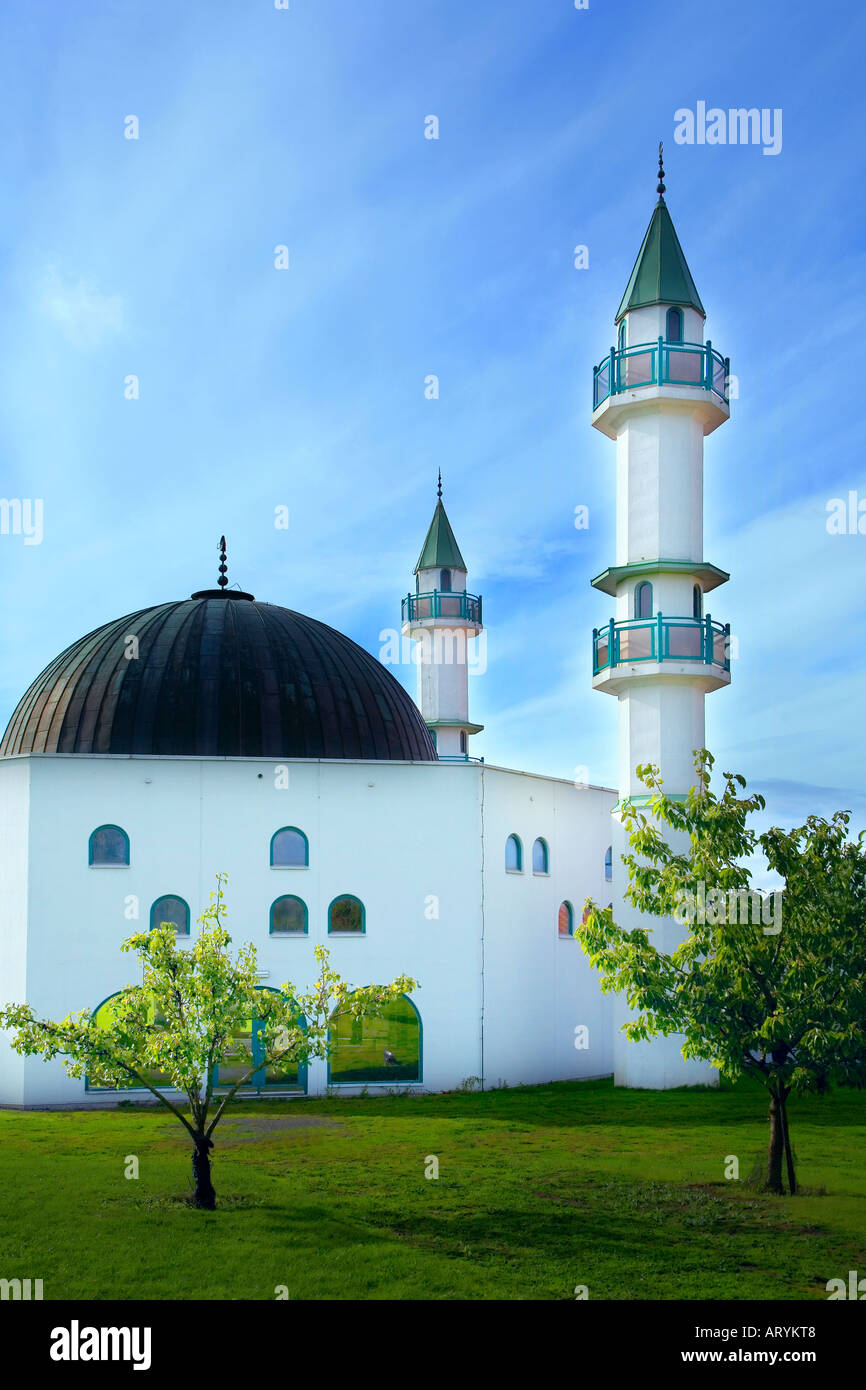 Mosque minar hi-res stock photography and images - Alamy