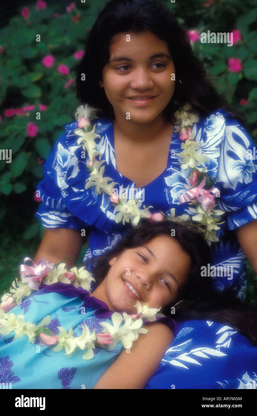 Hawaiian girls of the island oahu hi-res stock photography and images ...