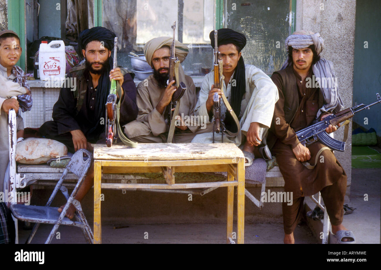 Taliban fighters pakistan hi-res stock photography and images - Alamy