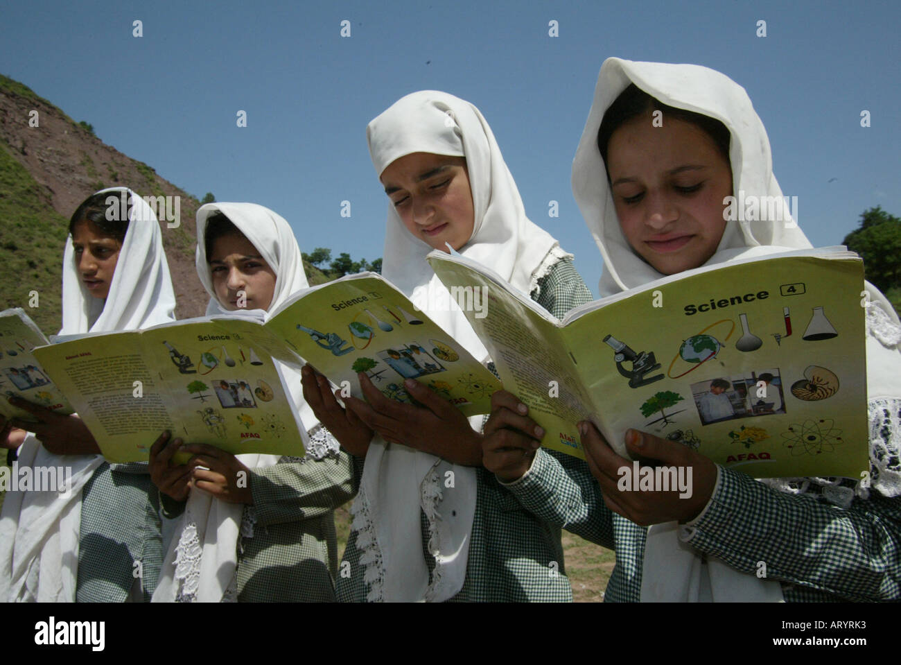 students in school in Pakistan Stock Photo - Alamy