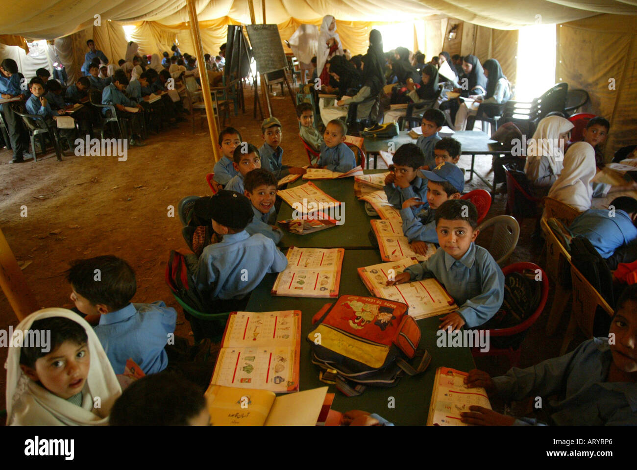 Pakistan school children hi-res stock photography and images - Alamy
