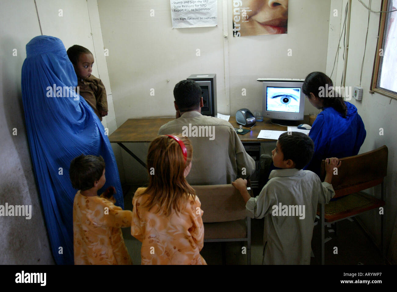 Afghan family computer hi-res stock photography and images - Alamy