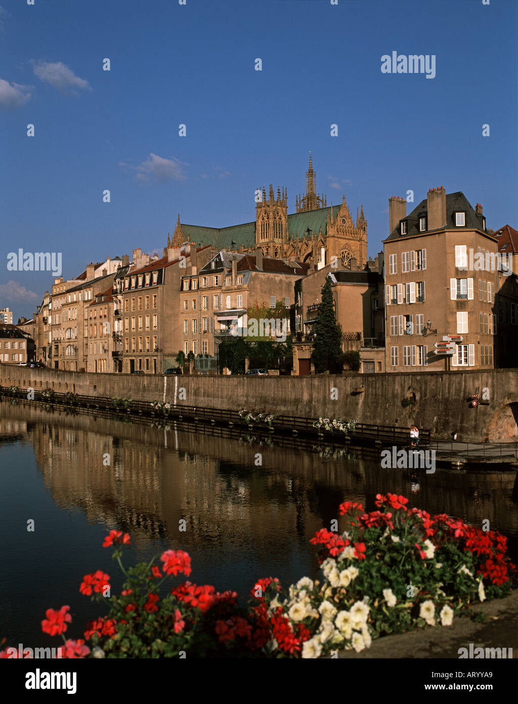 The old town of Metz and Cathedrale St Etienne Stock Photo - Alamy