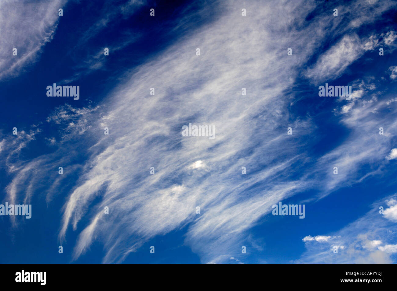 Cirrus cloud hi-res stock photography and images - Alamy