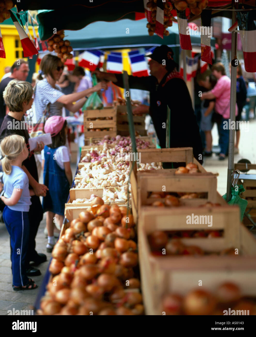 French Onion and Garlic Market Stall France Stock Photo - Alamy