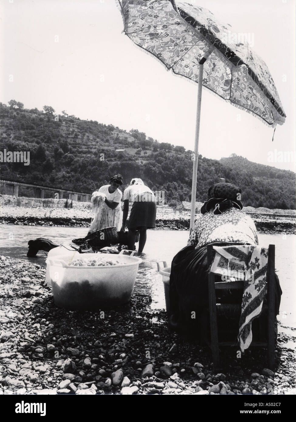 Cleaning riverbanks hi-res stock photography and images - Alamy