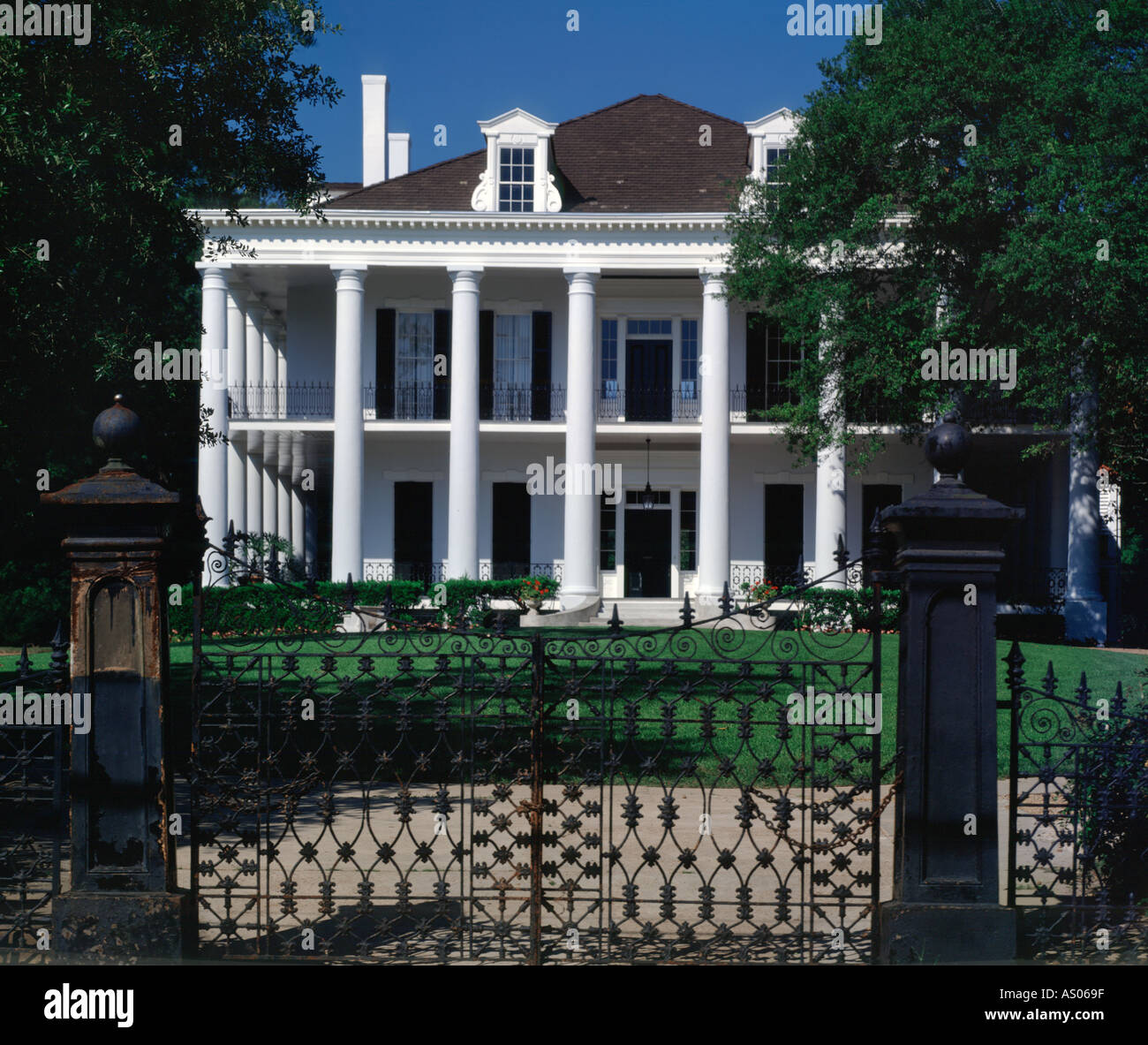 Dunleith antebellum mansion in Natchez in Mississippi reflects the ...