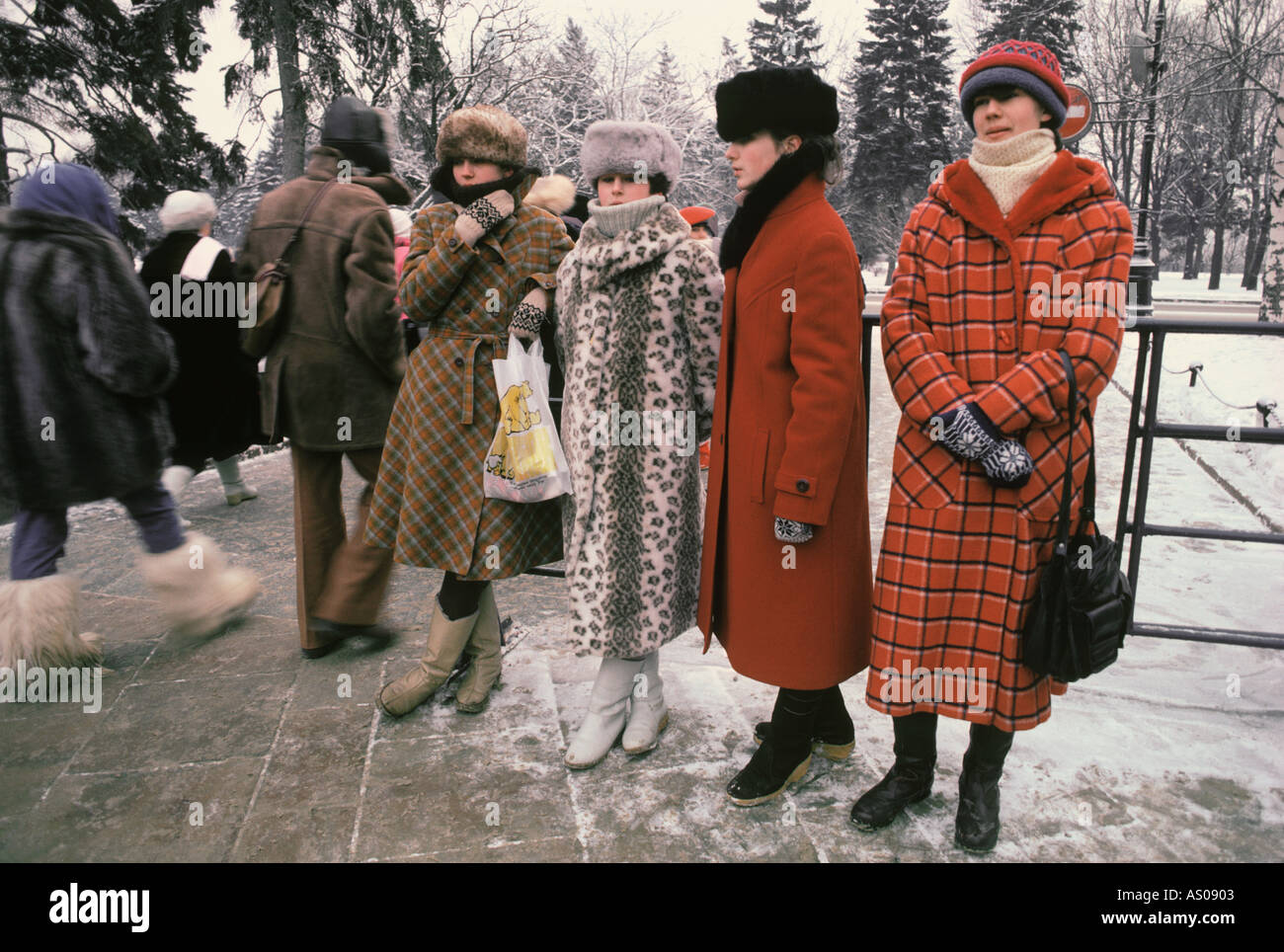 1980s fashion teenagers hi-res stock photography and images - Alamy