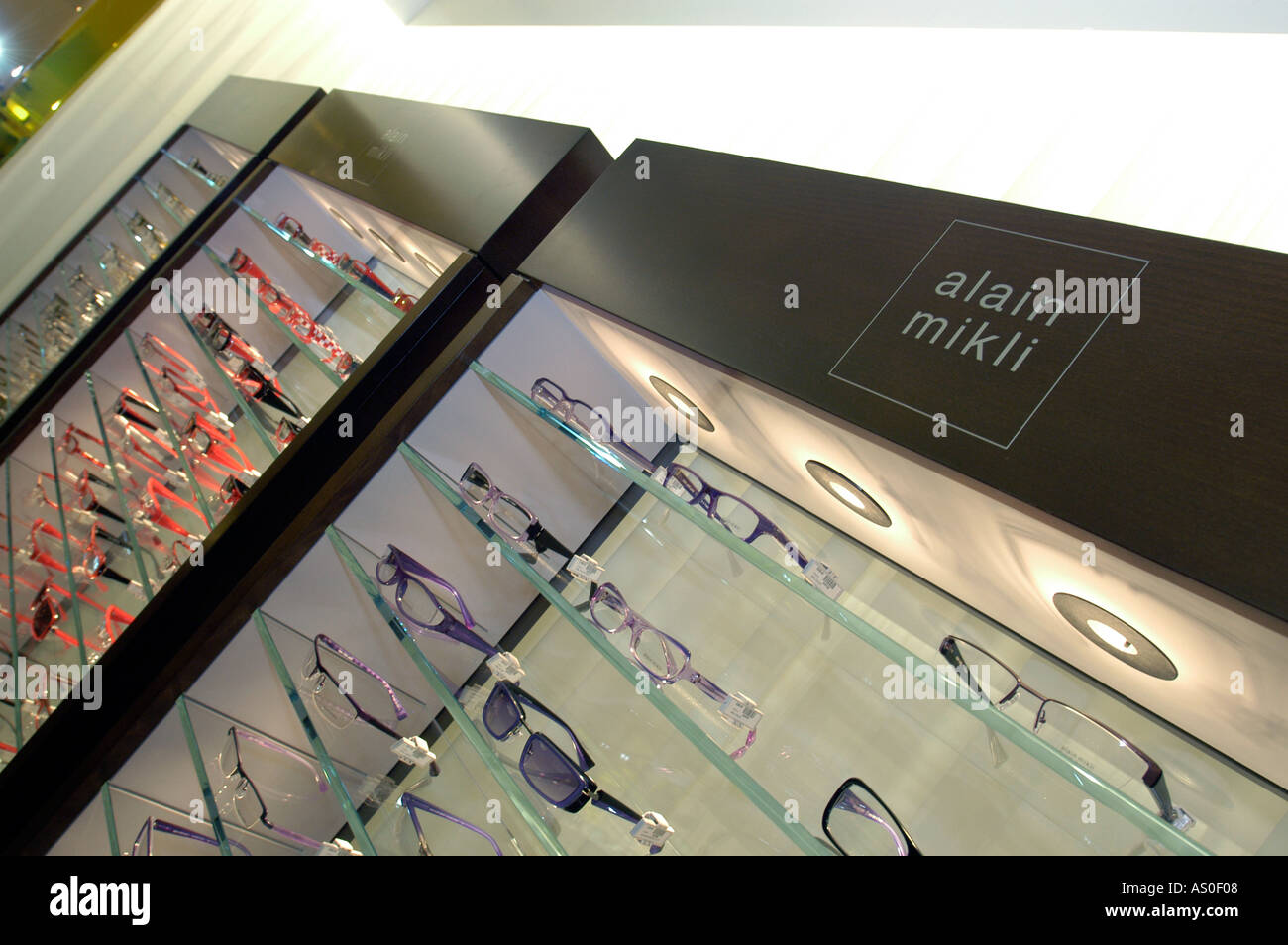 Racks of spectacles hi-res stock photography and images - Alamy