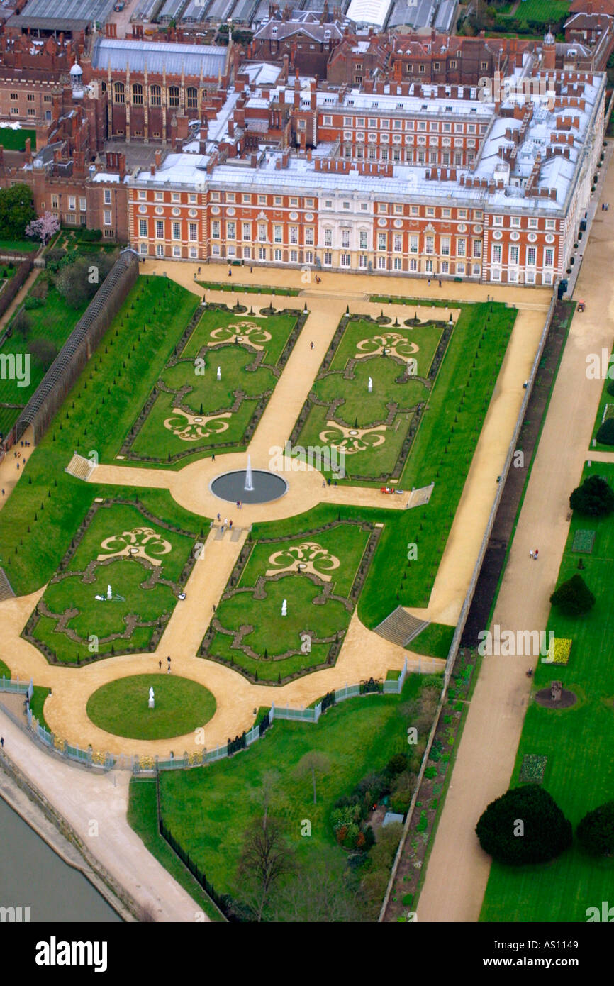 Aerial view of Hampton Court Palace and gardens in Greater London Stock ...