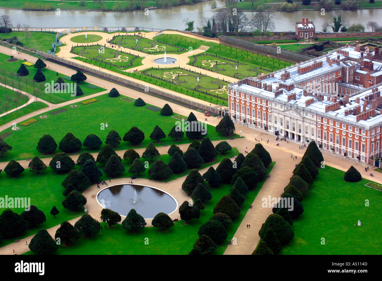 Aerial view of Hampton Court Palace and gardens in Greater London Stock ...