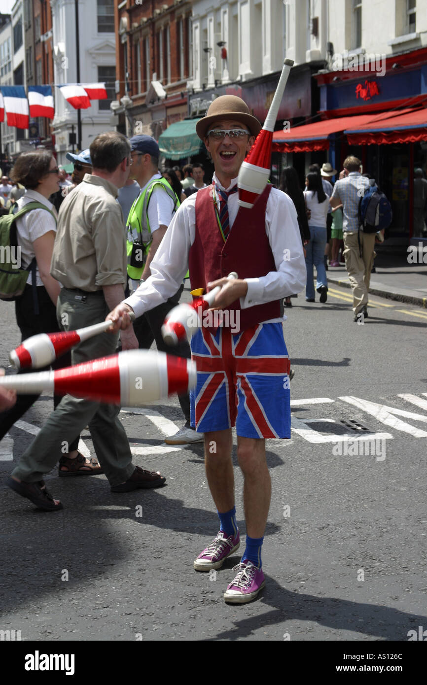 Audience juggler hi-res stock photography and images - Alamy