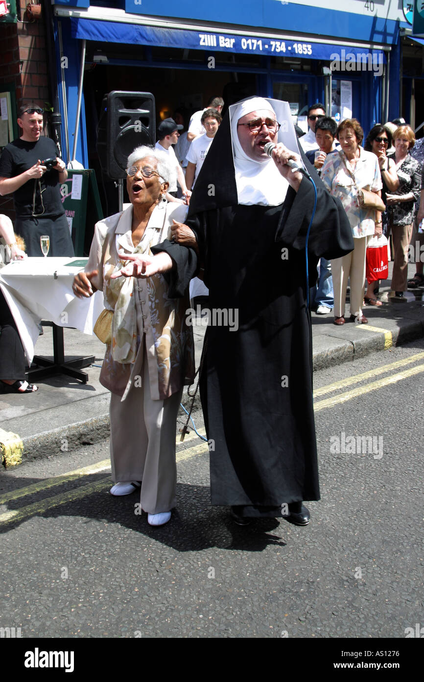 Singing nun hi-res stock photography and images - Alamy