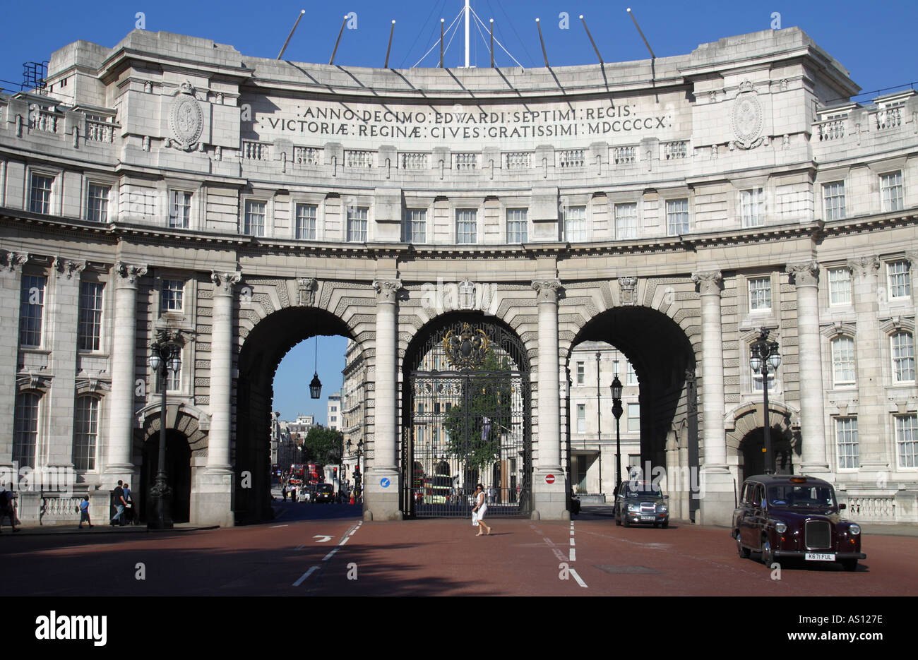 Admiralty Arch London England UK Stock Photo - Alamy