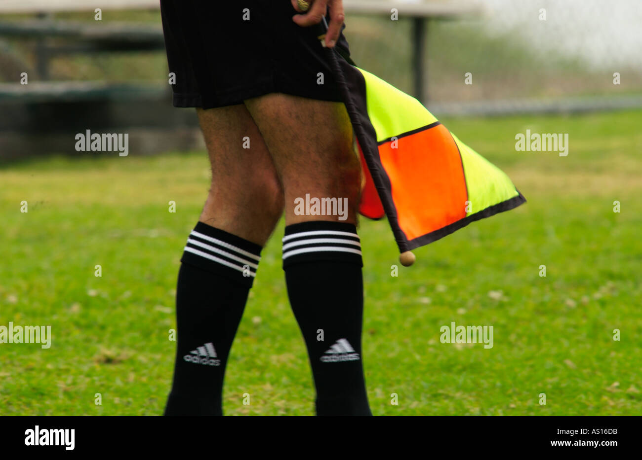 FOOTBALL FUTBOL SOCCER REFEREE FLAG Stock Photo - Alamy