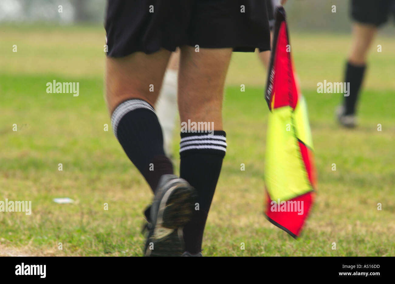 FOOTBALL FUTBOL SOCCER REFEREE FLAG Stock Photo - Alamy