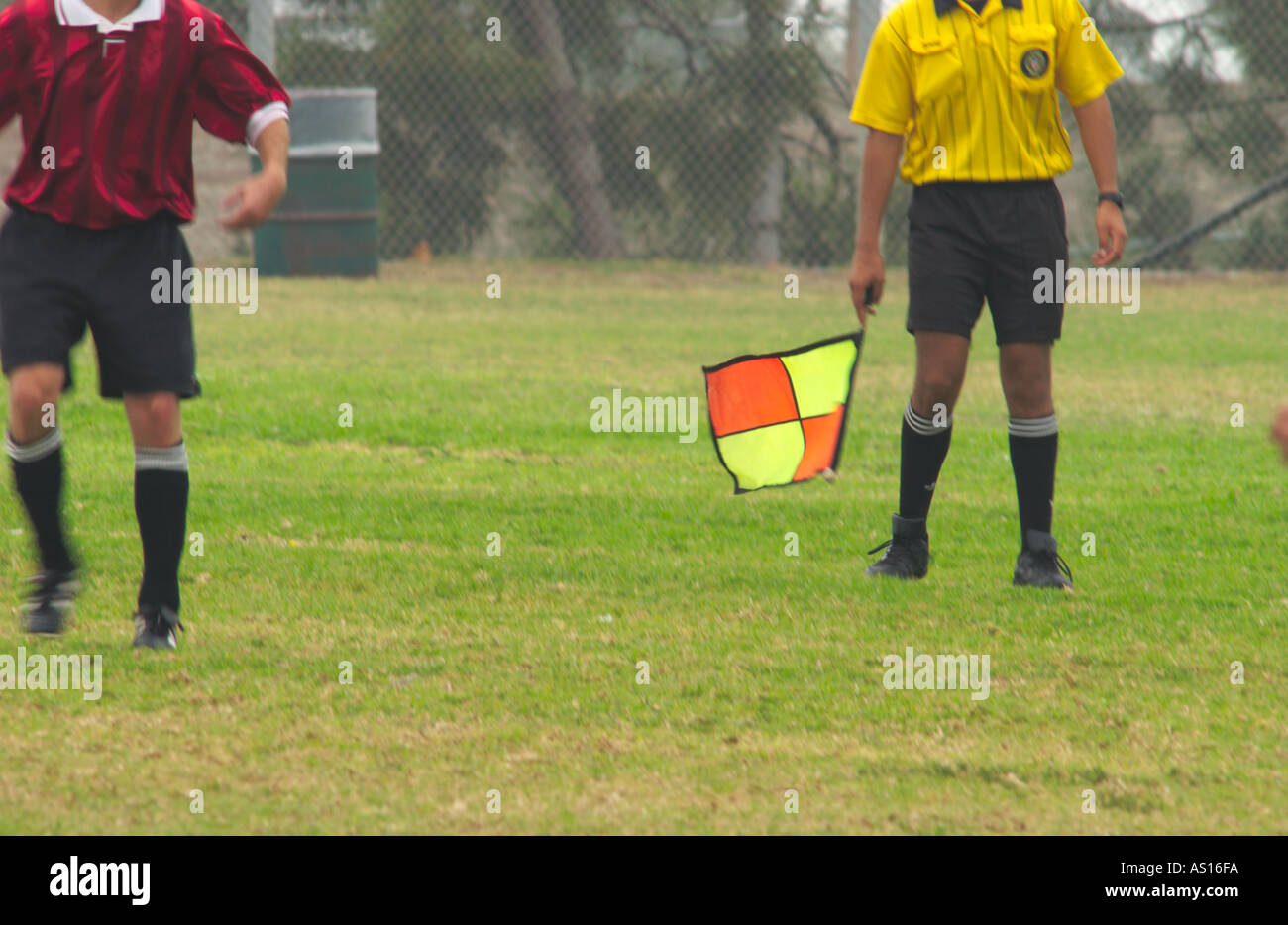 FOOTBALL FUTBOL SOCCER REFEREE FLAG Stock Photo - Alamy