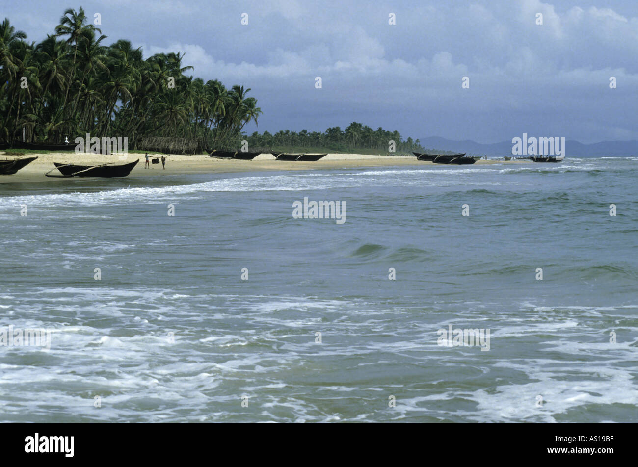 Fishing boat colva beach goa hi-res stock photography and images - Alamy
