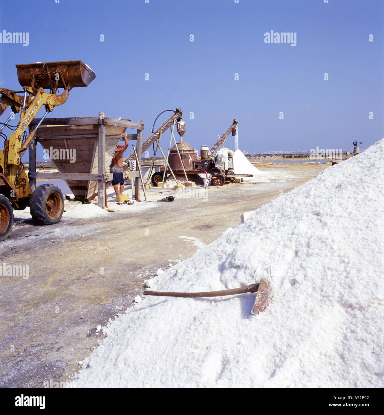 Marsala salt worker hi-res stock photography and images - Alamy