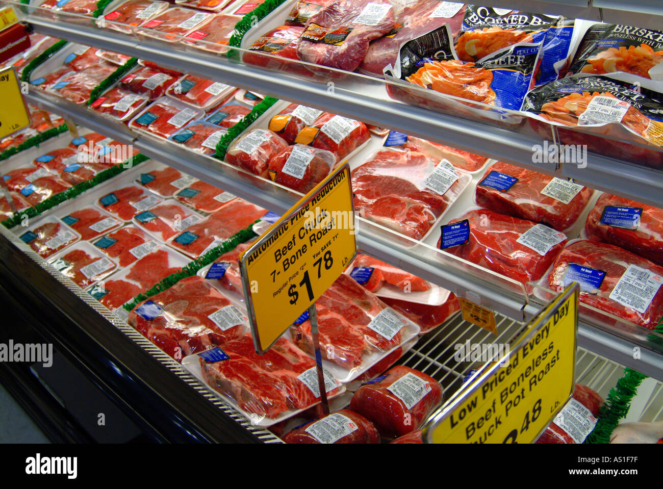 Supermarket meat display Portland Oregon USA Stock Photo - Alamy