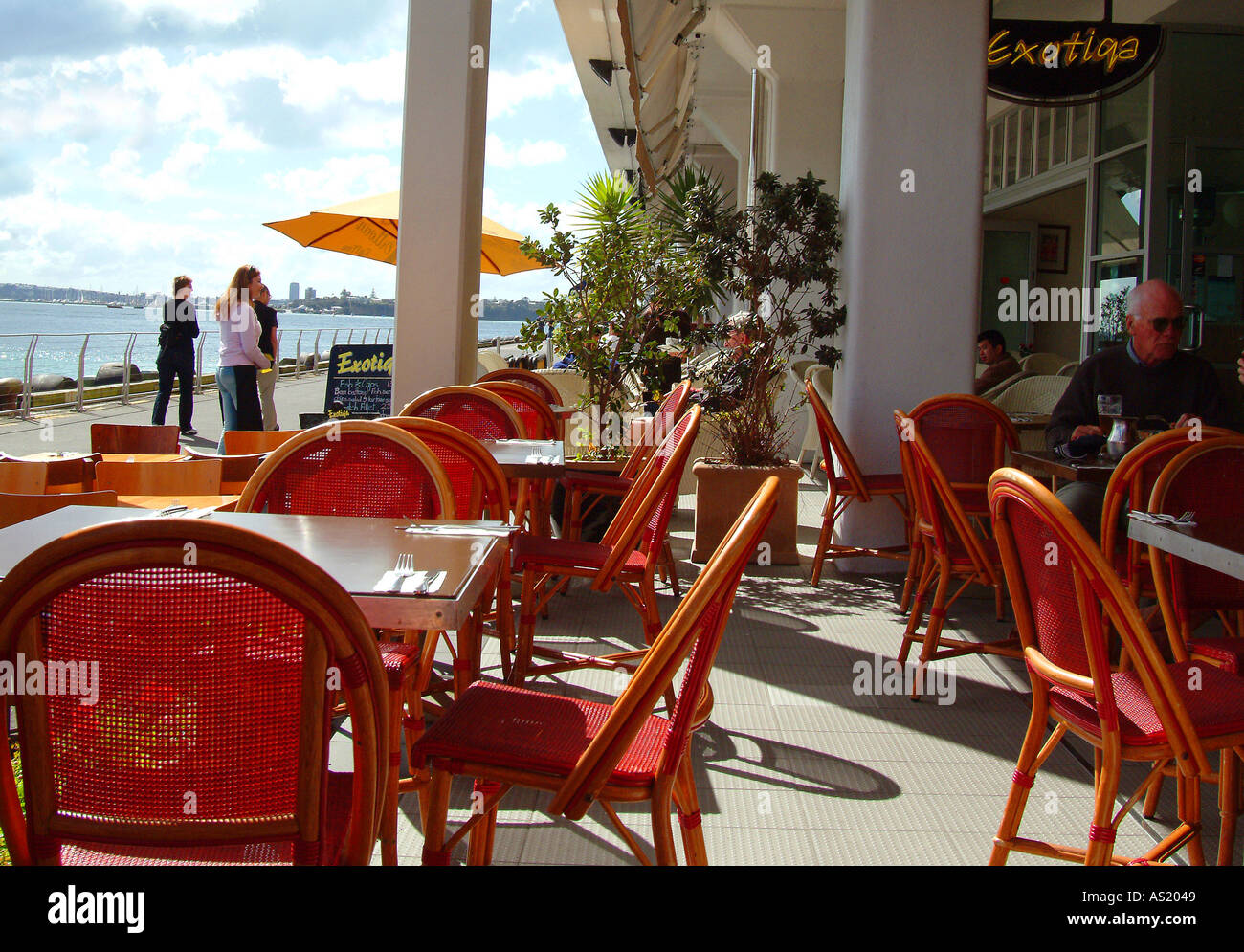 Auckland outdoor cafe viaduct hi-res stock photography and images - Alamy