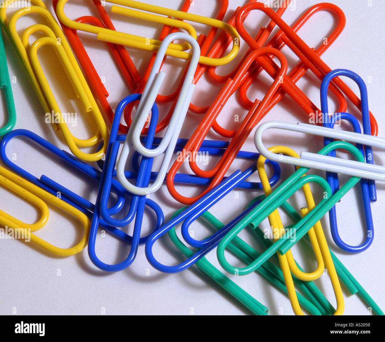 Jumble of paper clips hi-res stock photography and images - Alamy