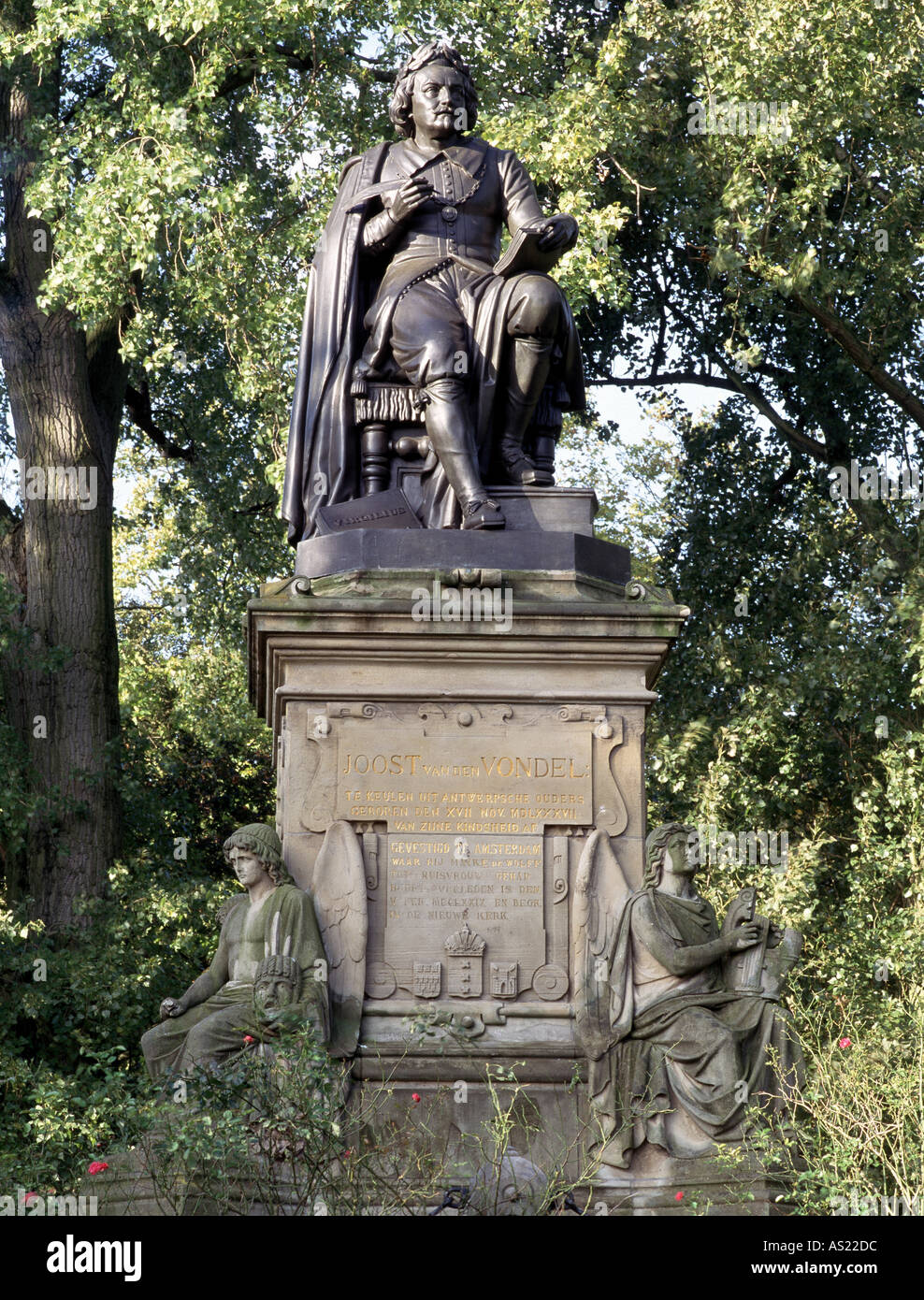 Amsterdam, Vondel Denkmal, Vondelpark Stock Photo - Alamy