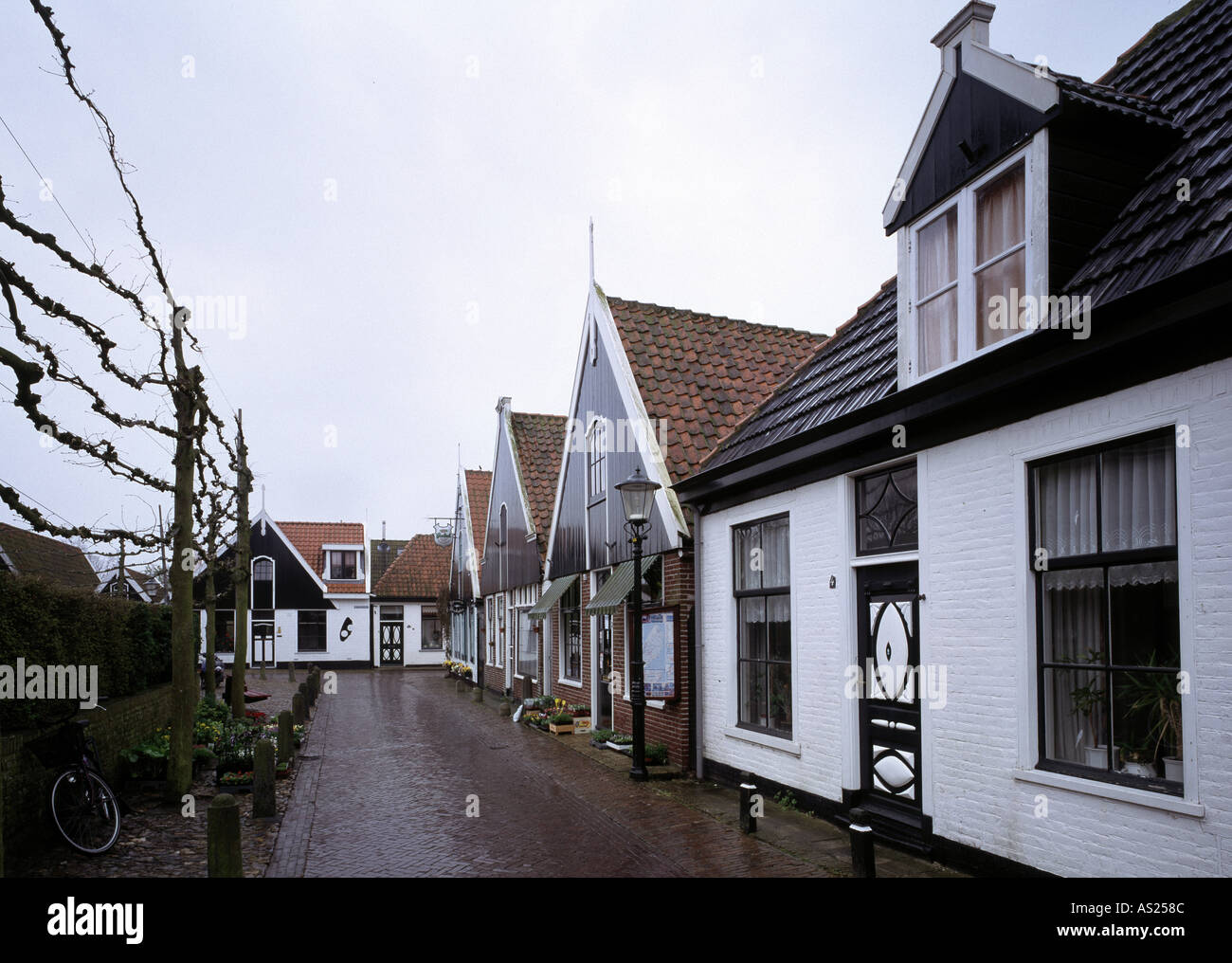 Texel, Oosterend, Typische Wohnhäuser Stock Photo - Alamy