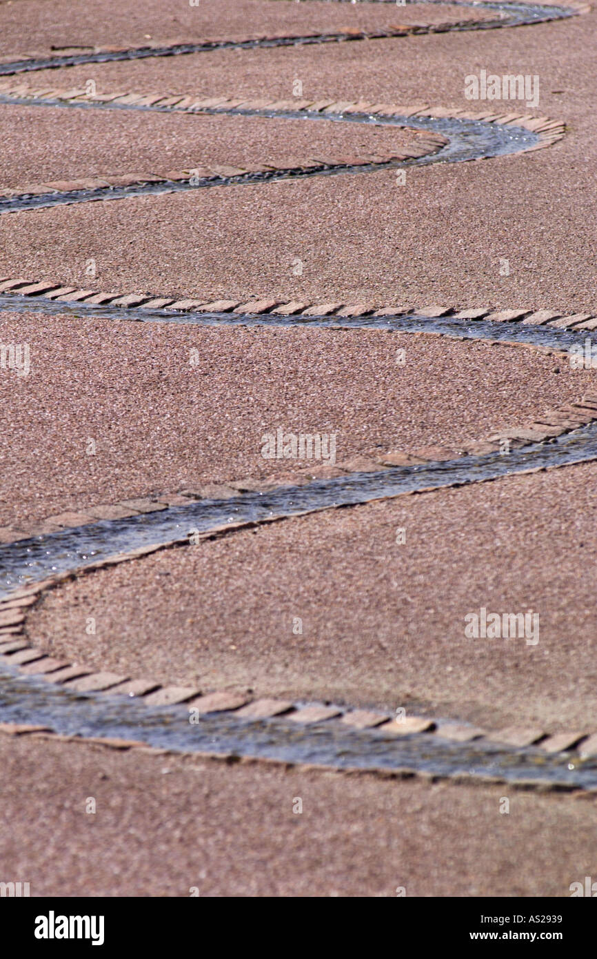 Water feature garden hi-res stock photography and images - Alamy