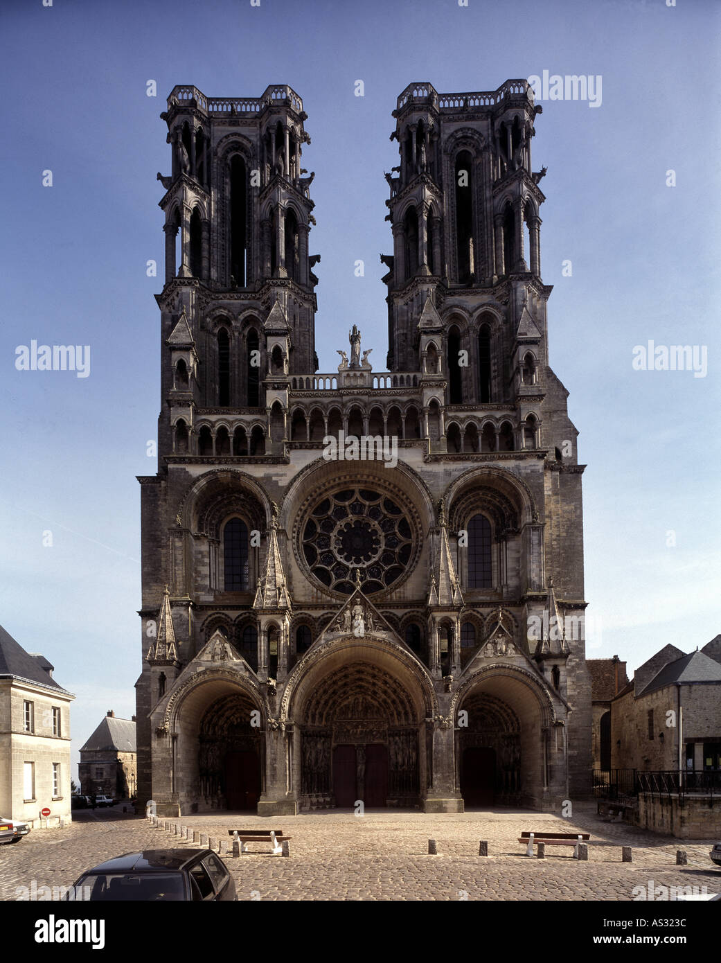Laon city walls hi-res stock photography and images - Alamy