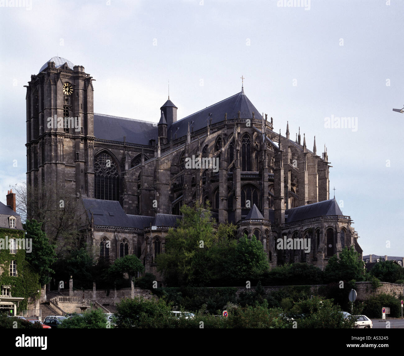 Saint julien cathedral le mans hi-res stock photography and images - Alamy