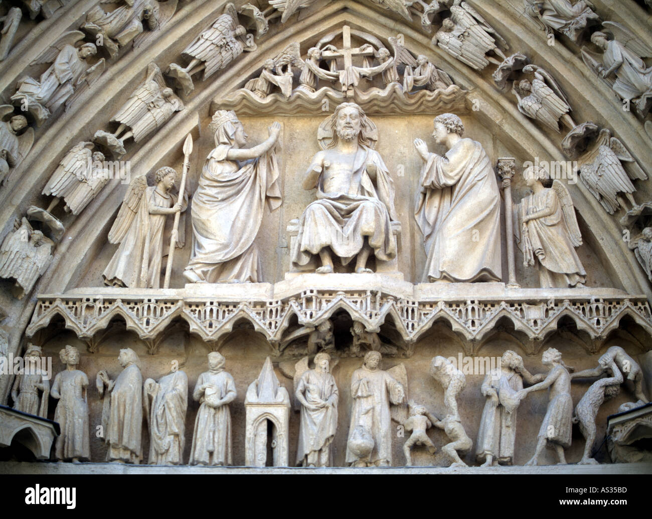 Tympanon architektur hi-res stock photography and images - Alamy