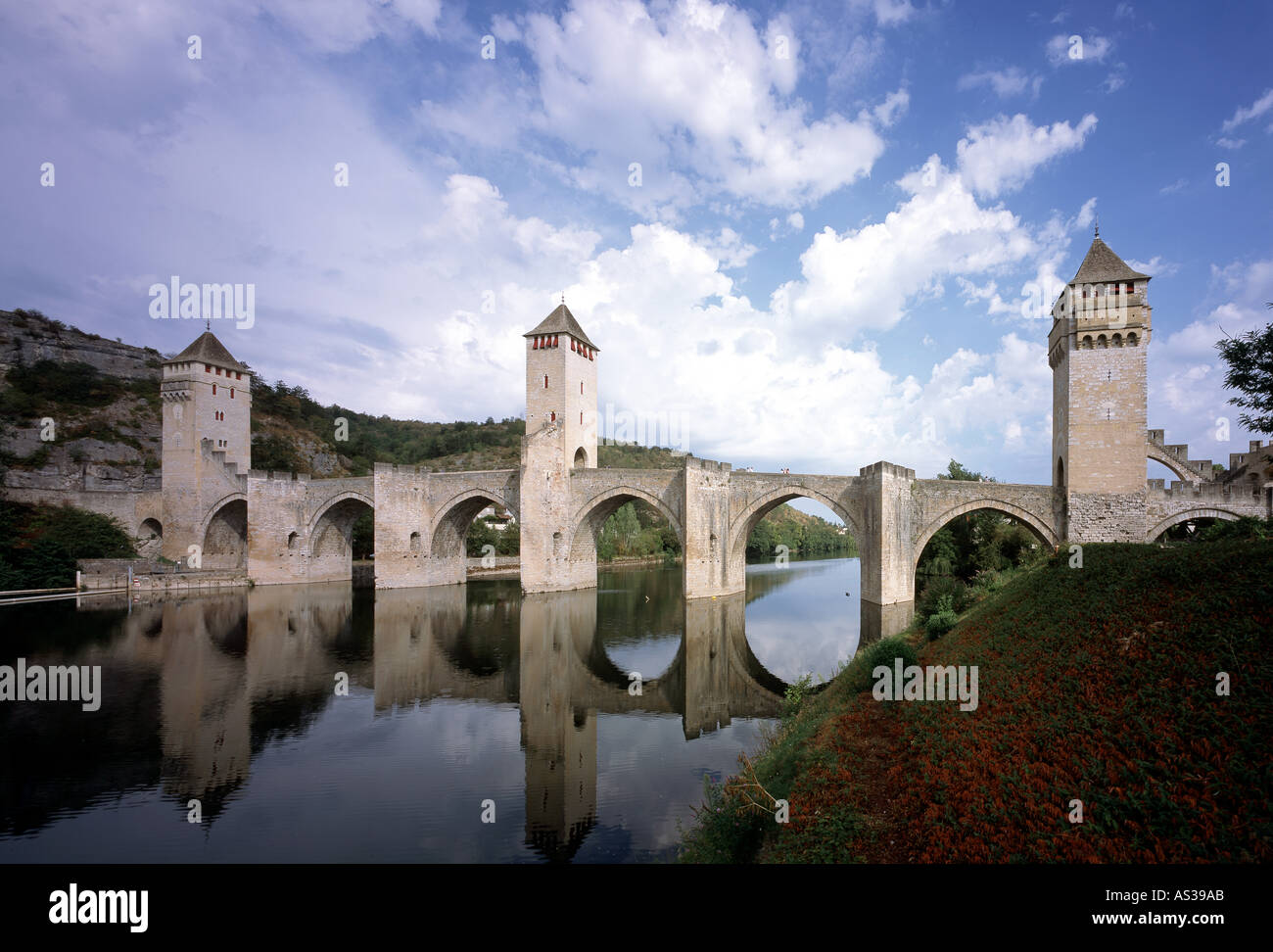 Cahors, Pont Valentre, Gotische Brücke Stock Photo - Alamy