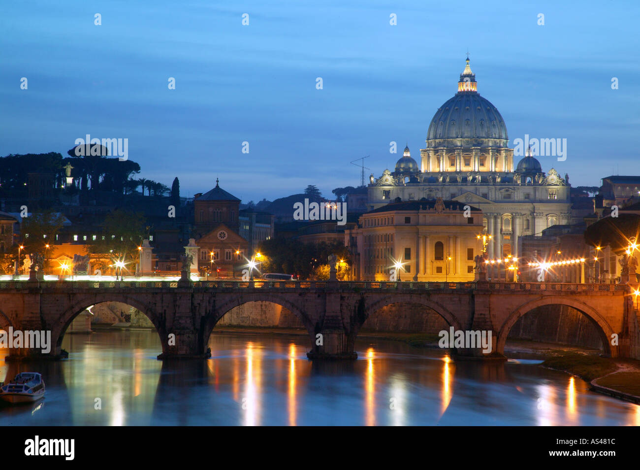 THE VATICAN ROME AT NIGHT Stock Photo - Alamy
