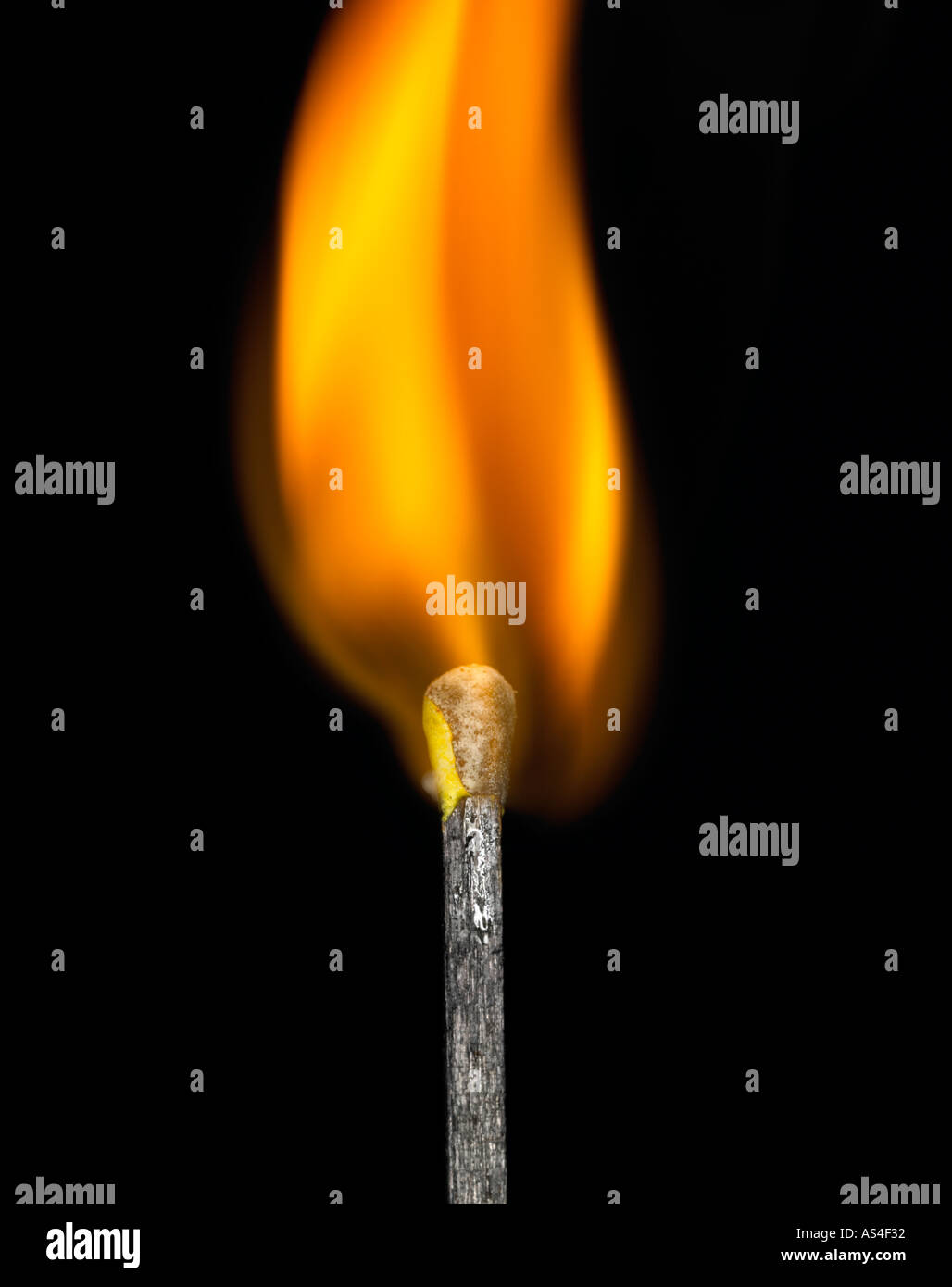 Match strike light flame burn hi-res stock photography and images - Alamy