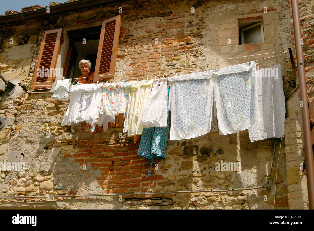 Italian washing hi-res stock photography and images - Alamy